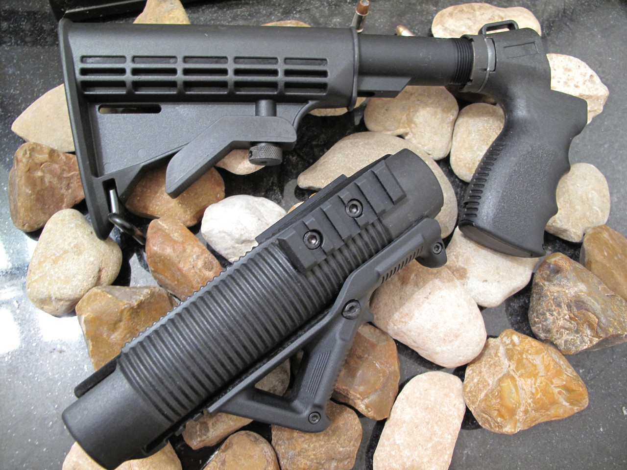 Mossberg + Magpul AFG ANGLED GRIP 500 590 Shotgun Forend Stock Pistol ...