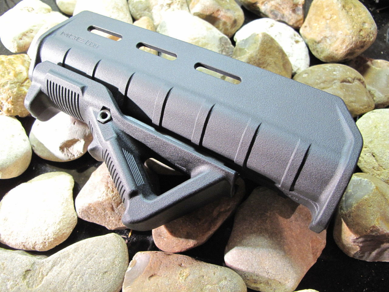 Magpul ELITE Mossberg 500 Forend w Angled Foregrip AFG & 5" Rail BLACK ...