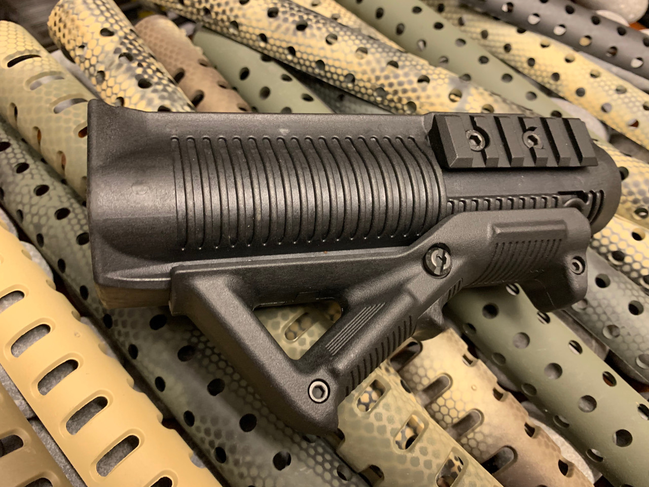 Zytel Remington 870 Forend + Magpul Angled Foregrip AFG Picatinny Side ...