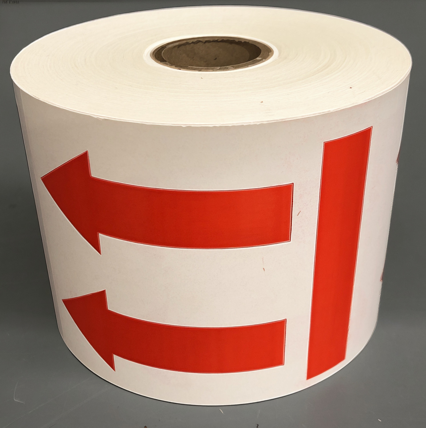 500 IATA Red Directional Arrows Up Shipping Sticker Labels