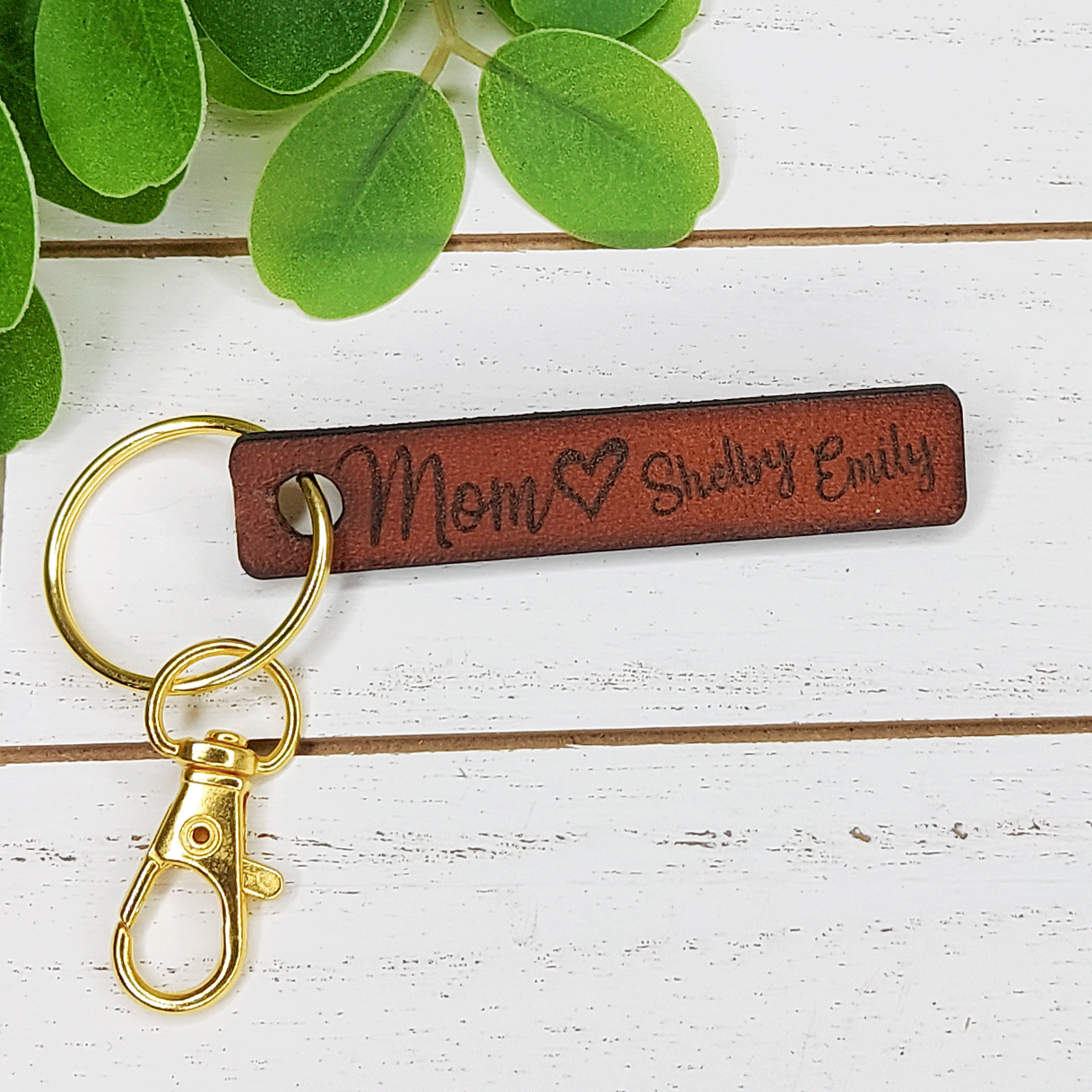 Personalized Leather Mom/Dad/Aunt/Grandparents Keychain