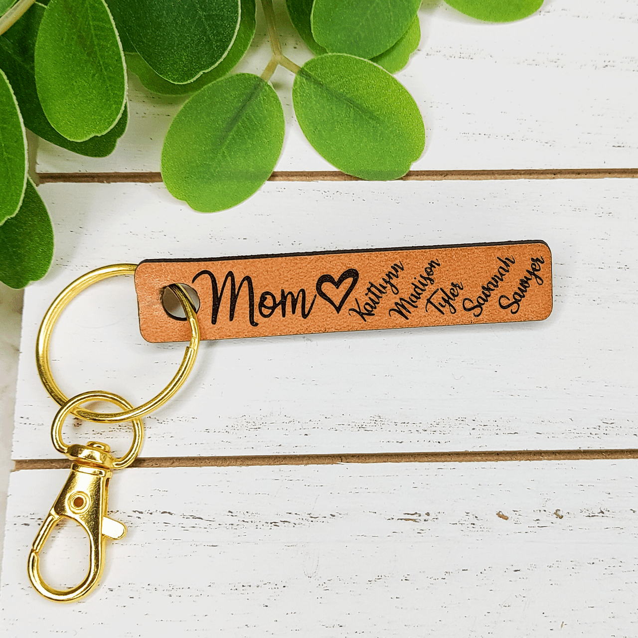 Personalized Leather Mom/Dad/Aunt/Grandparents Keychain