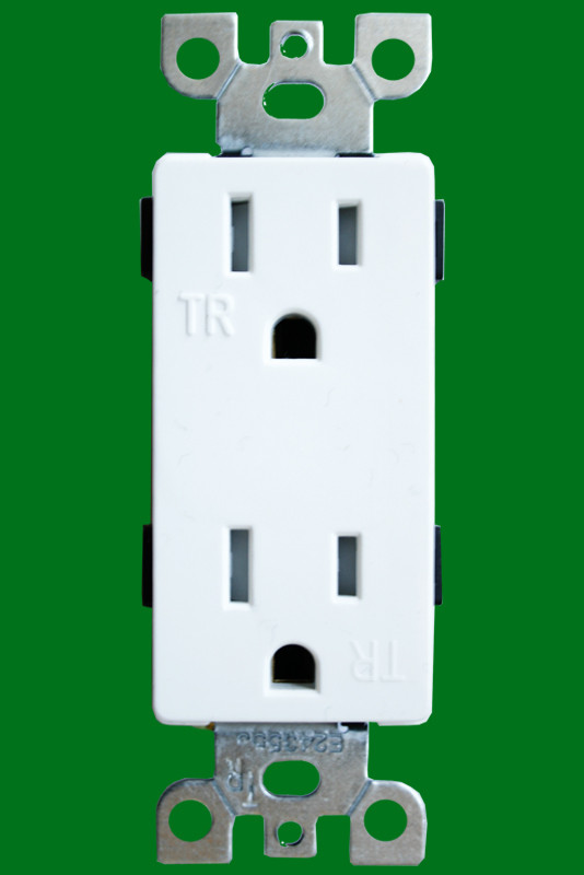 (RDW/TR) Decorative Receptacle 15Amp White Tamper Resistant - Lampsone