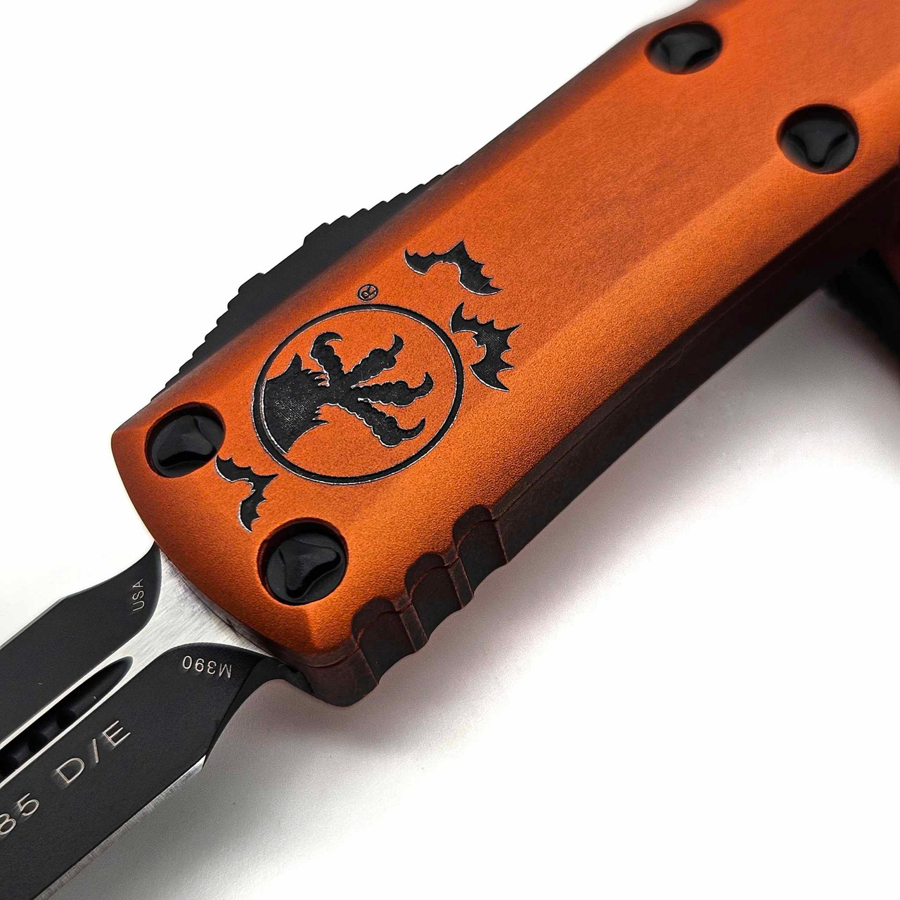 Microtech UTX-85 232-1HWS D/E Black Standard Halloween Signature Edition