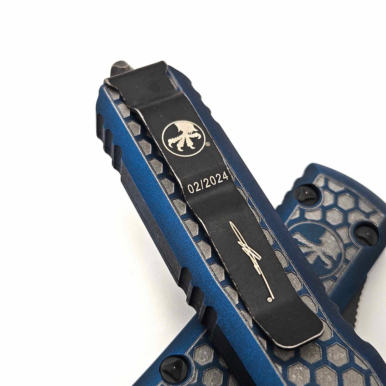 Microtech Ultratech 119-1HXWBLS Hex Pattern Weathered Blue Hellhound ...