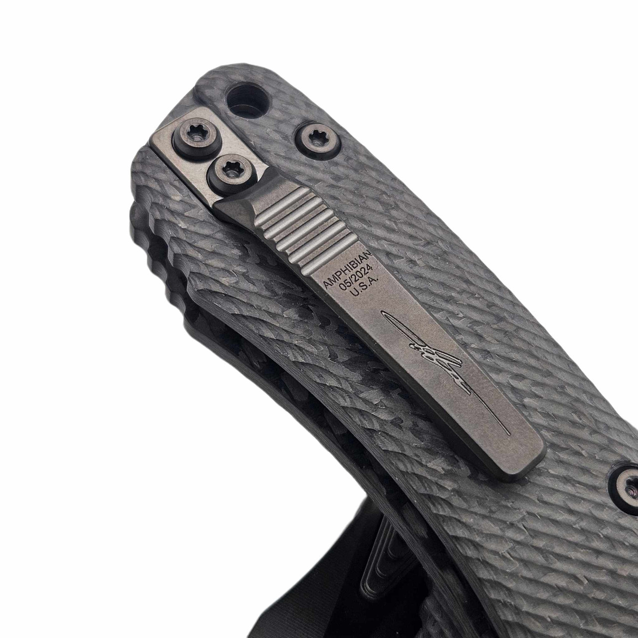 Microtech Amphbian DLC Fluted Carbon Fiber 137RL-1DLCTFLCFS