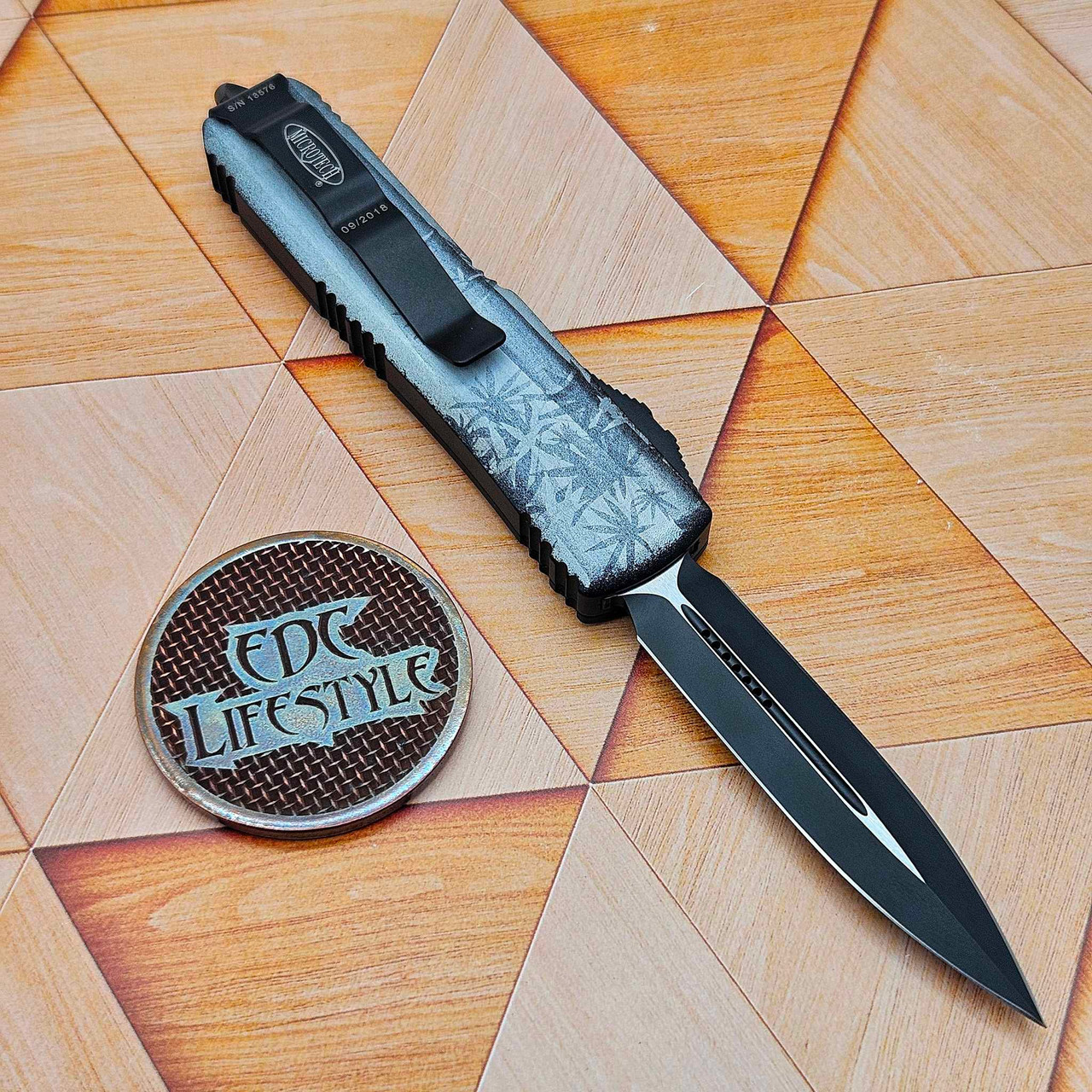 Microtech 232-1 UTX-85 D/E PVK Geisha Art - Preowned