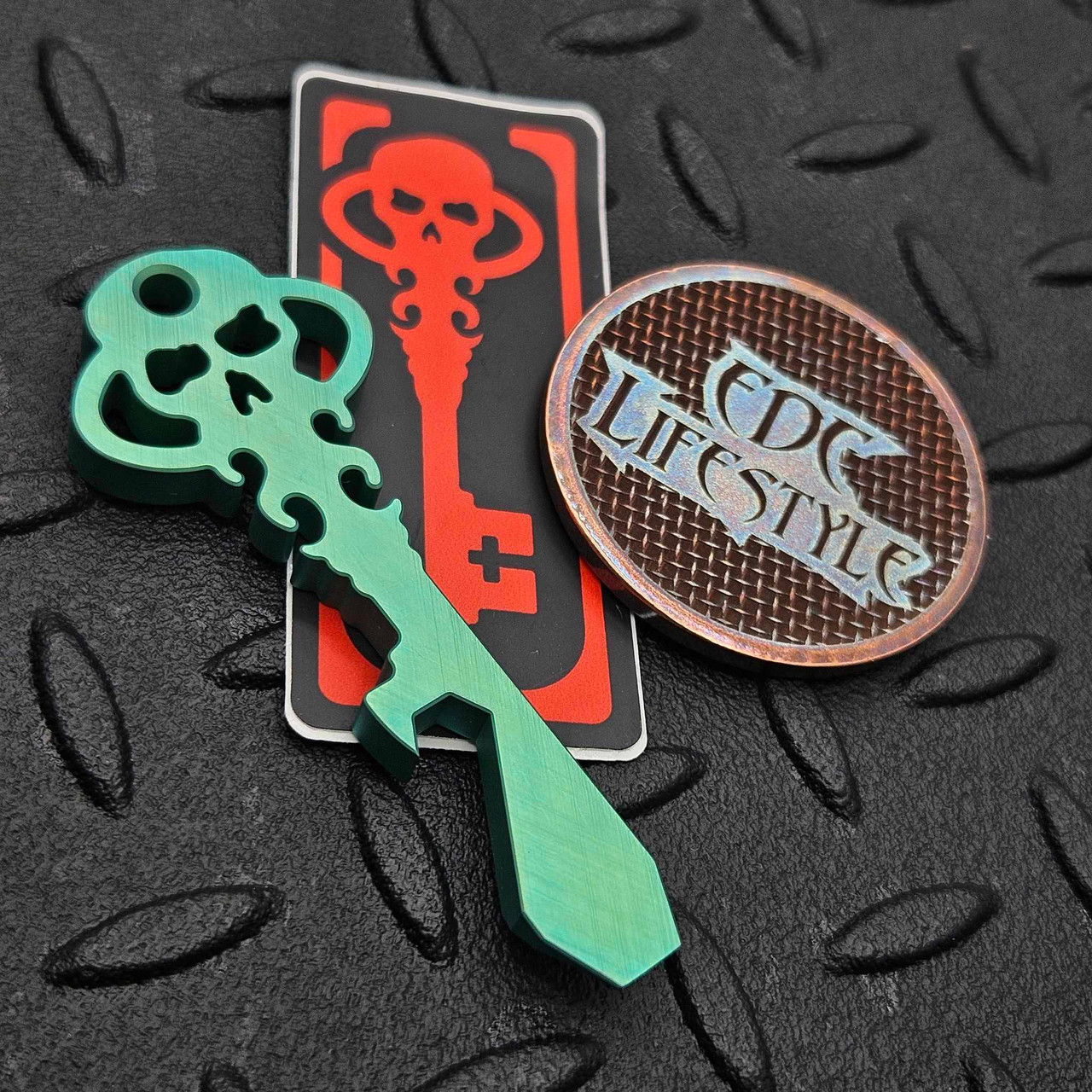 Chaves Knives Titanium Skeleton Key Tool Prybar Crosshatch Green - KEY ...