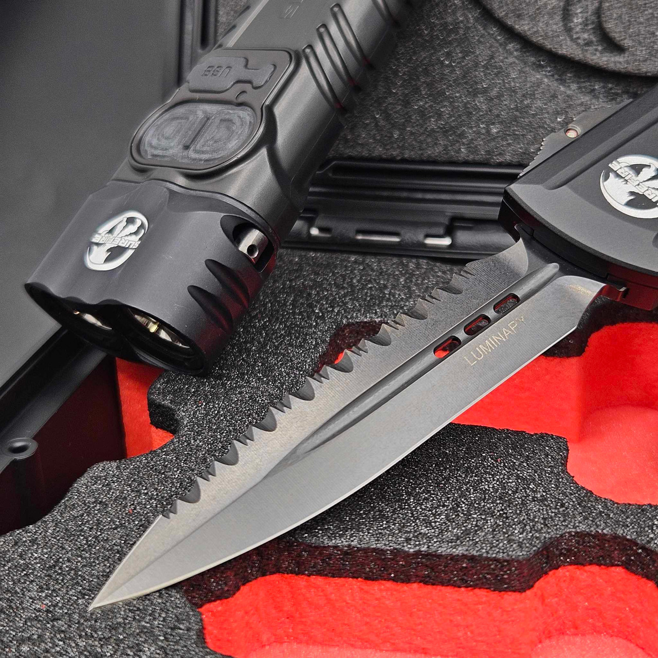 Microtech Knives Surefire DLC Luminary D/E Full Serrated ZBP & Stiletto ...