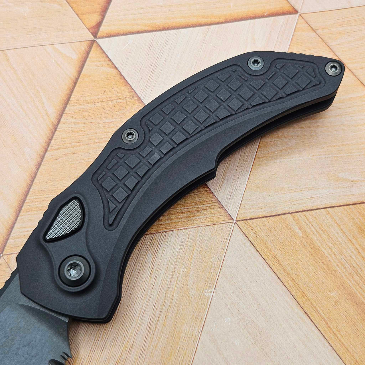 Microtech/Bastinelli Brachial 268A-3DLCTSH DLC Full Serated Shadow ...