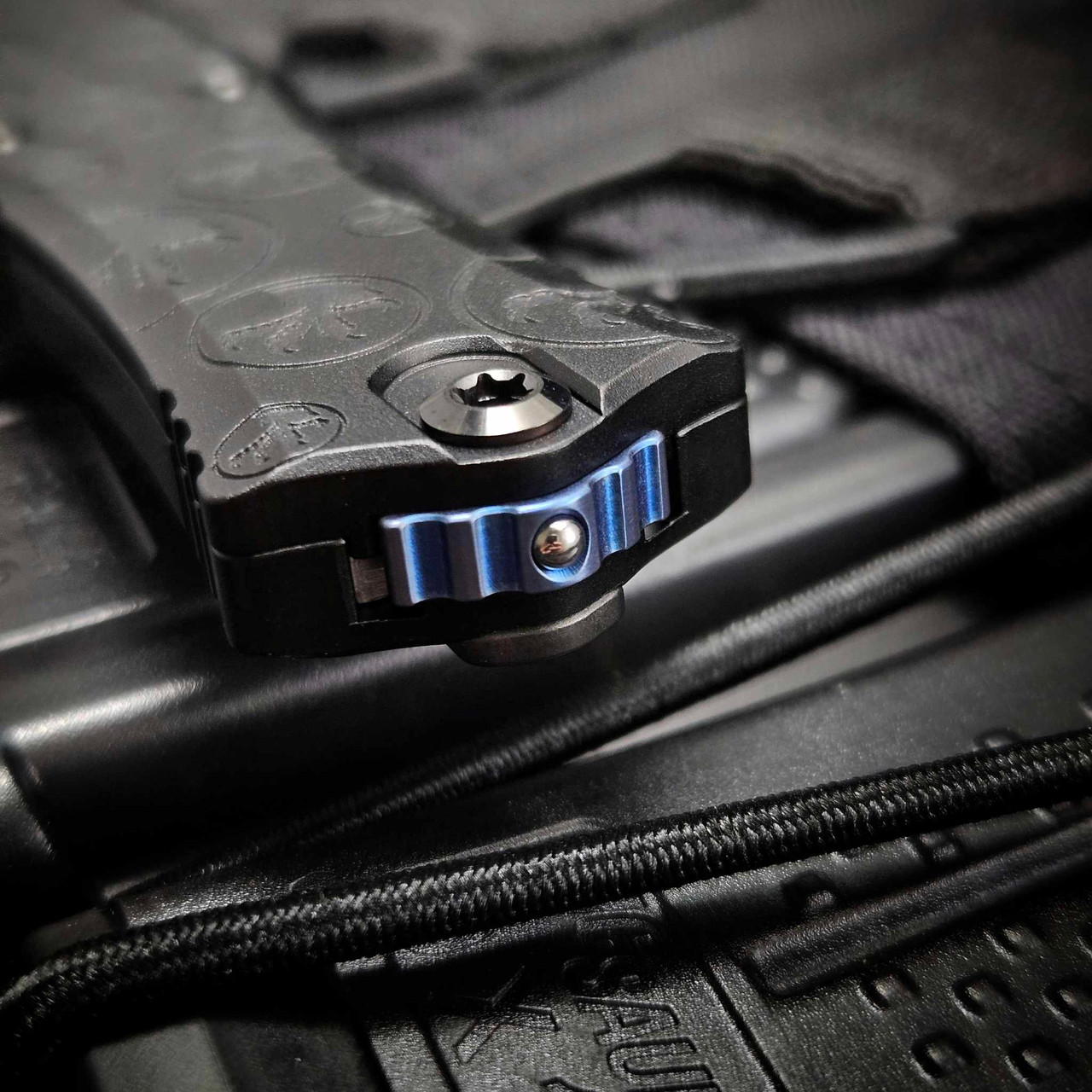 Microtech Mini Hera II 1701M-16MS1 Bayonet Signature Series Claw Burst ...
