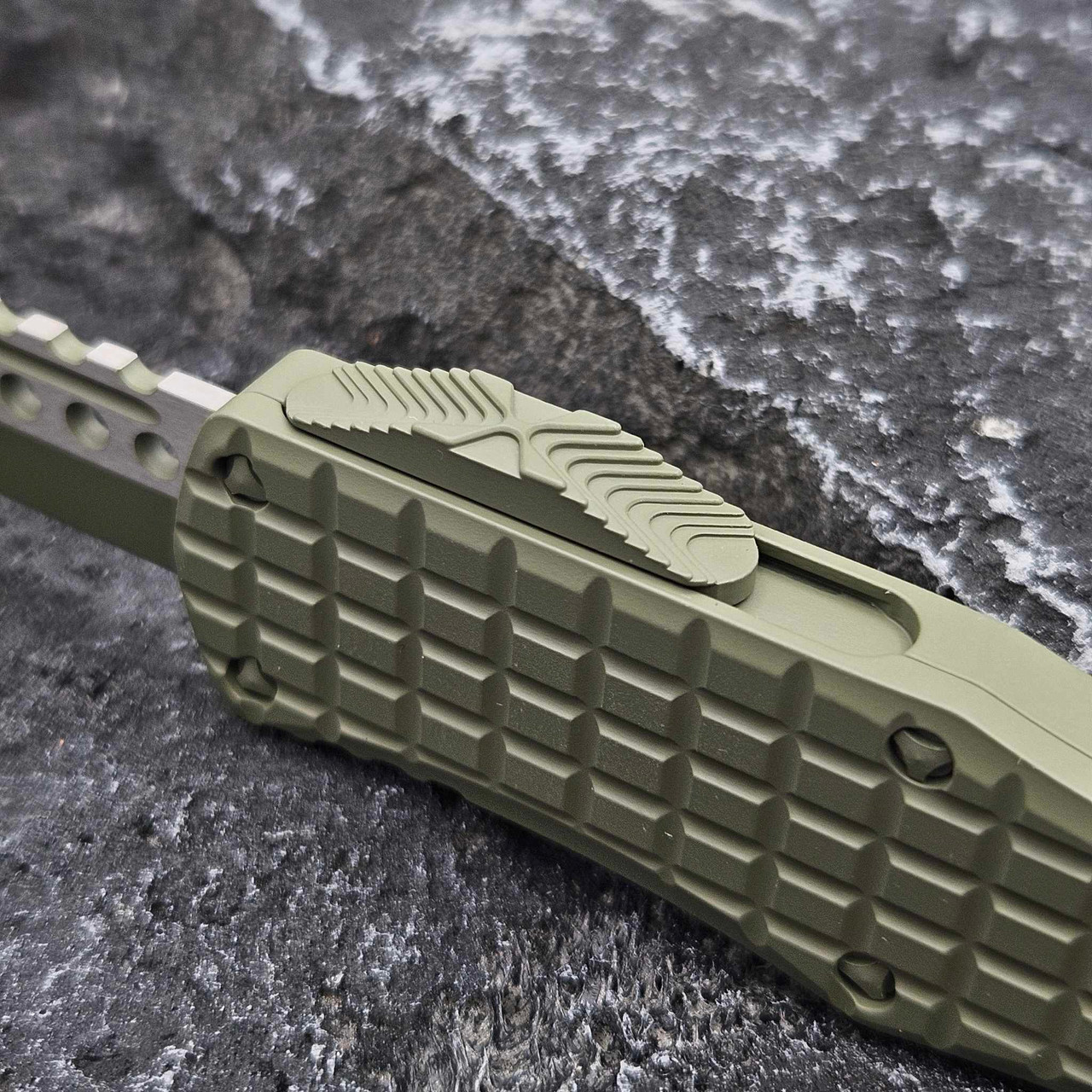 Microtech 919-1FRCFTS Hera Hellhound Frag Cerakote Forest Green