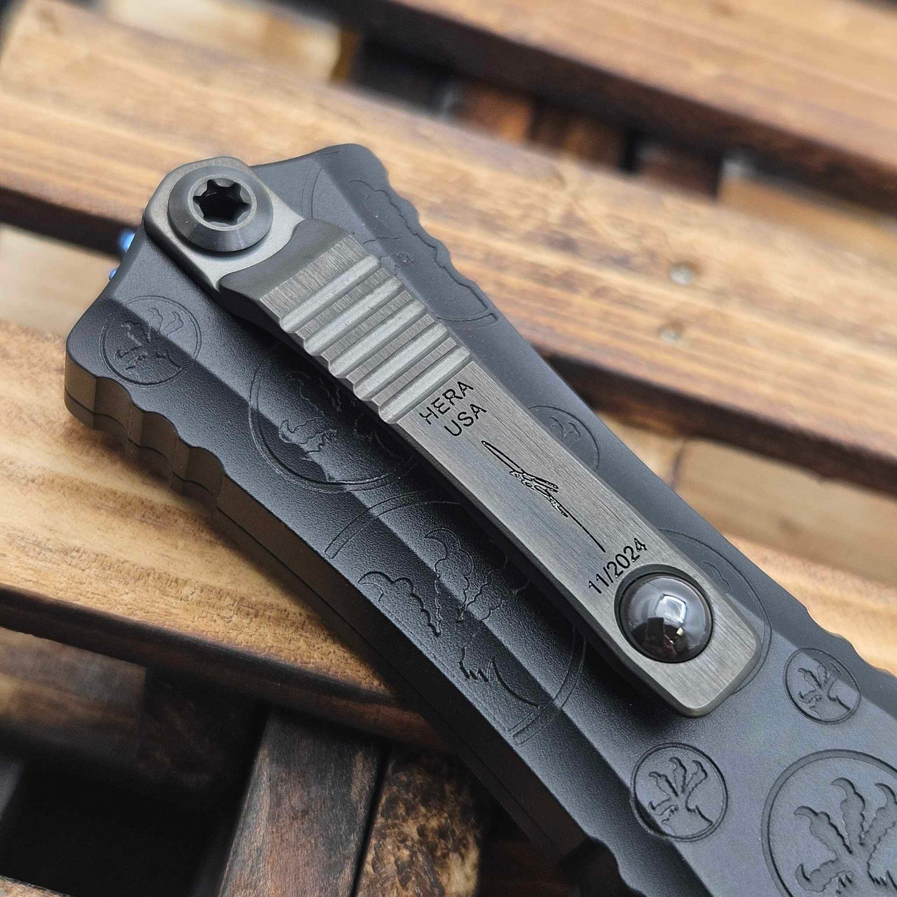 Microtech Mini Hera II 1701M-16MS2-1 Bayonet Signature Series Claw ...