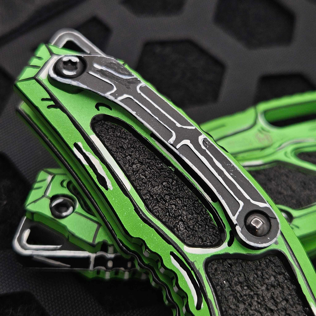 Heretic Medusa Auto Recurve Toxic Green Cel Shading 3 Magnacut H012 Cs Tg