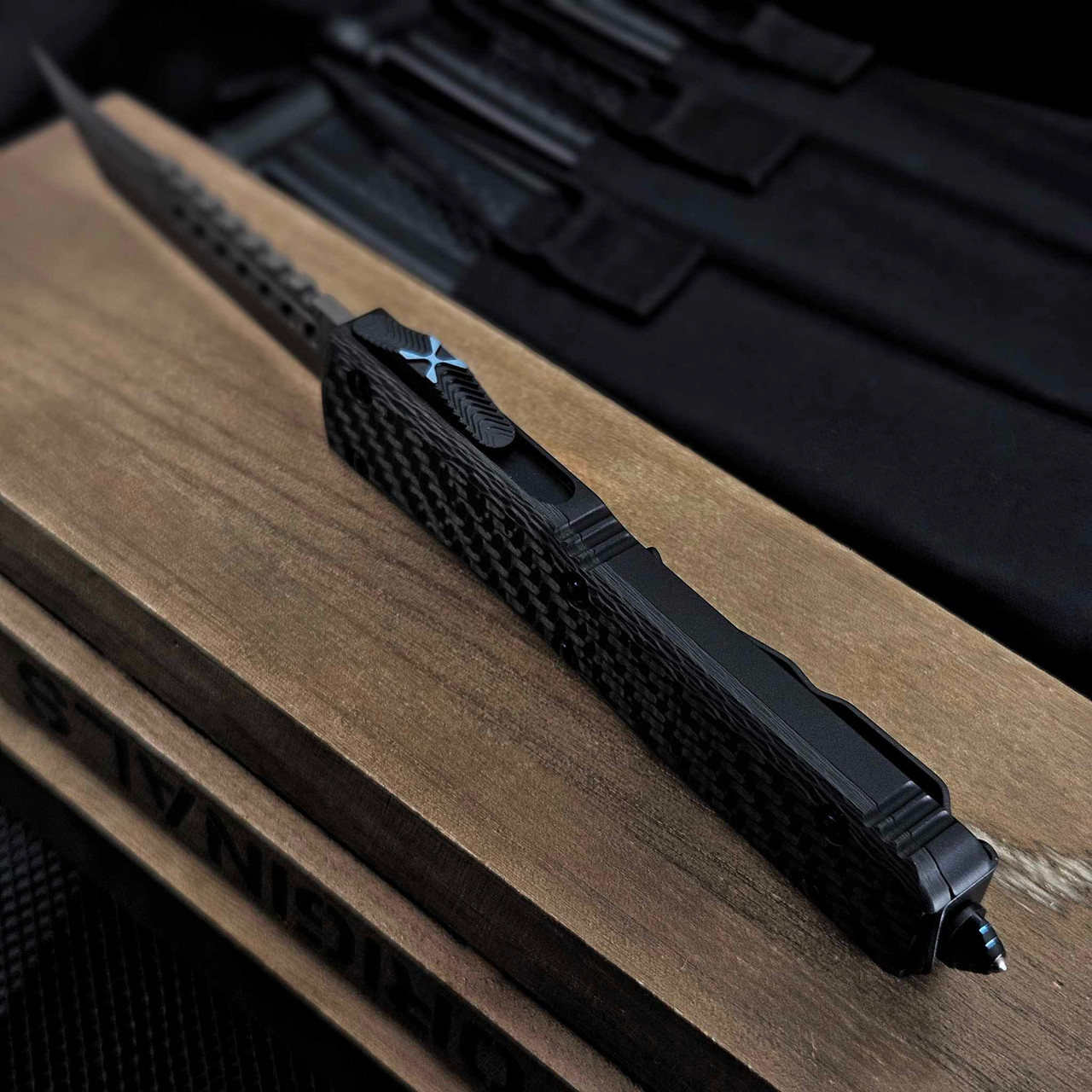 Microtech Ultratech Hellhound Carbon Fiber Damascus Standard w/Ringed ...