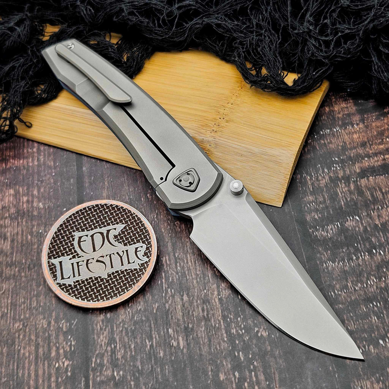Sharknivco Waka Aurora CamoQuartz w/RWL34 ZirBlast Blade