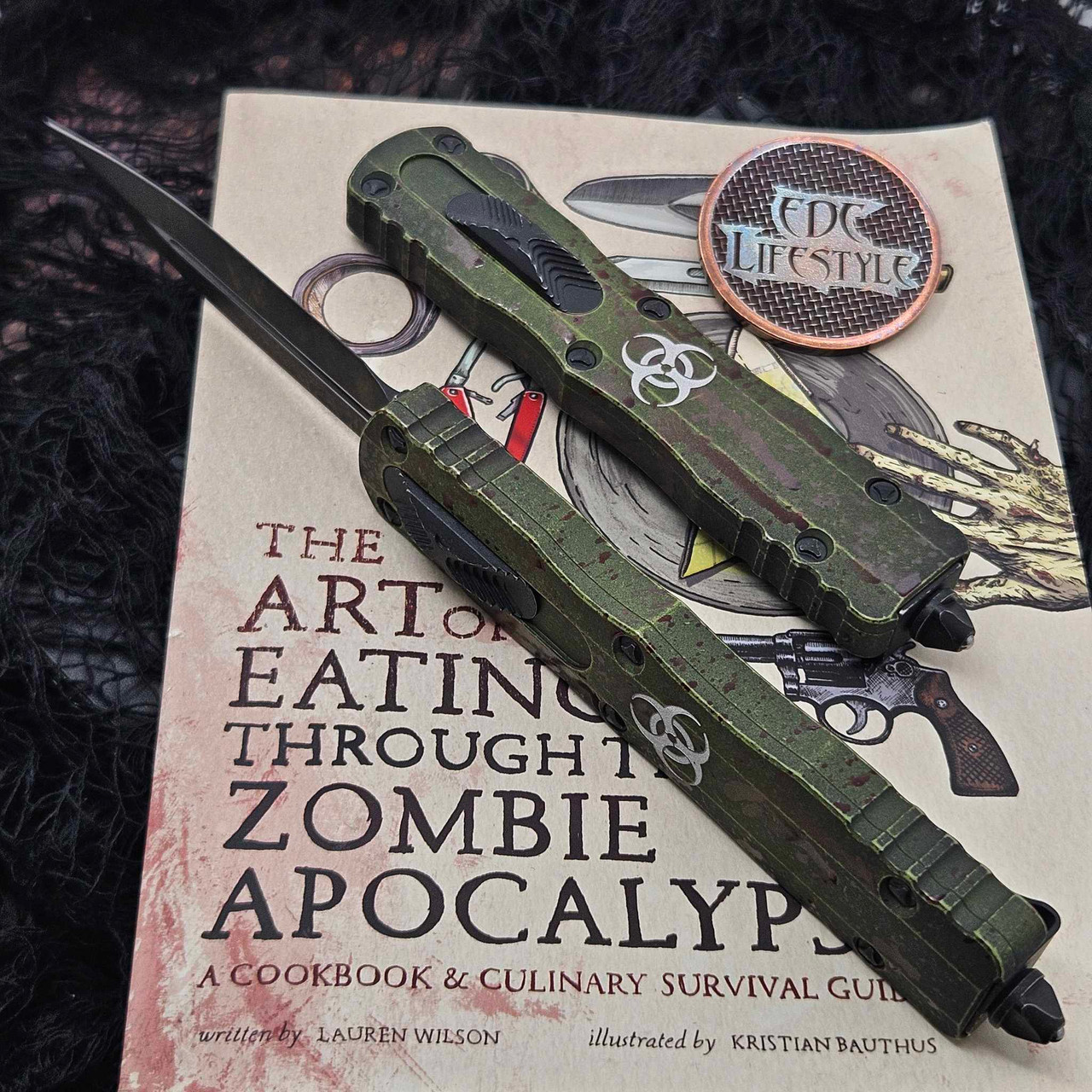 Microtech Knives Dirac Delta Outbreak 3.75" D/E M390 227-1OBDS