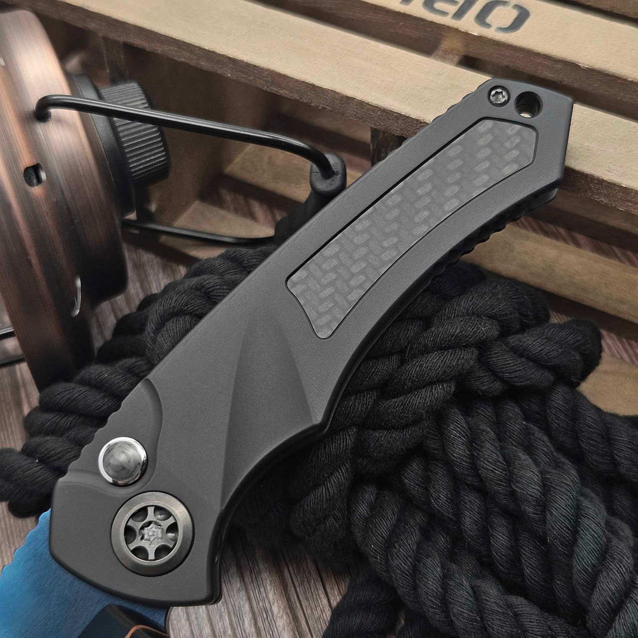 Heretic Custom Knives Pariah Auto Blued Baker Forge Elite AuroraMai ...