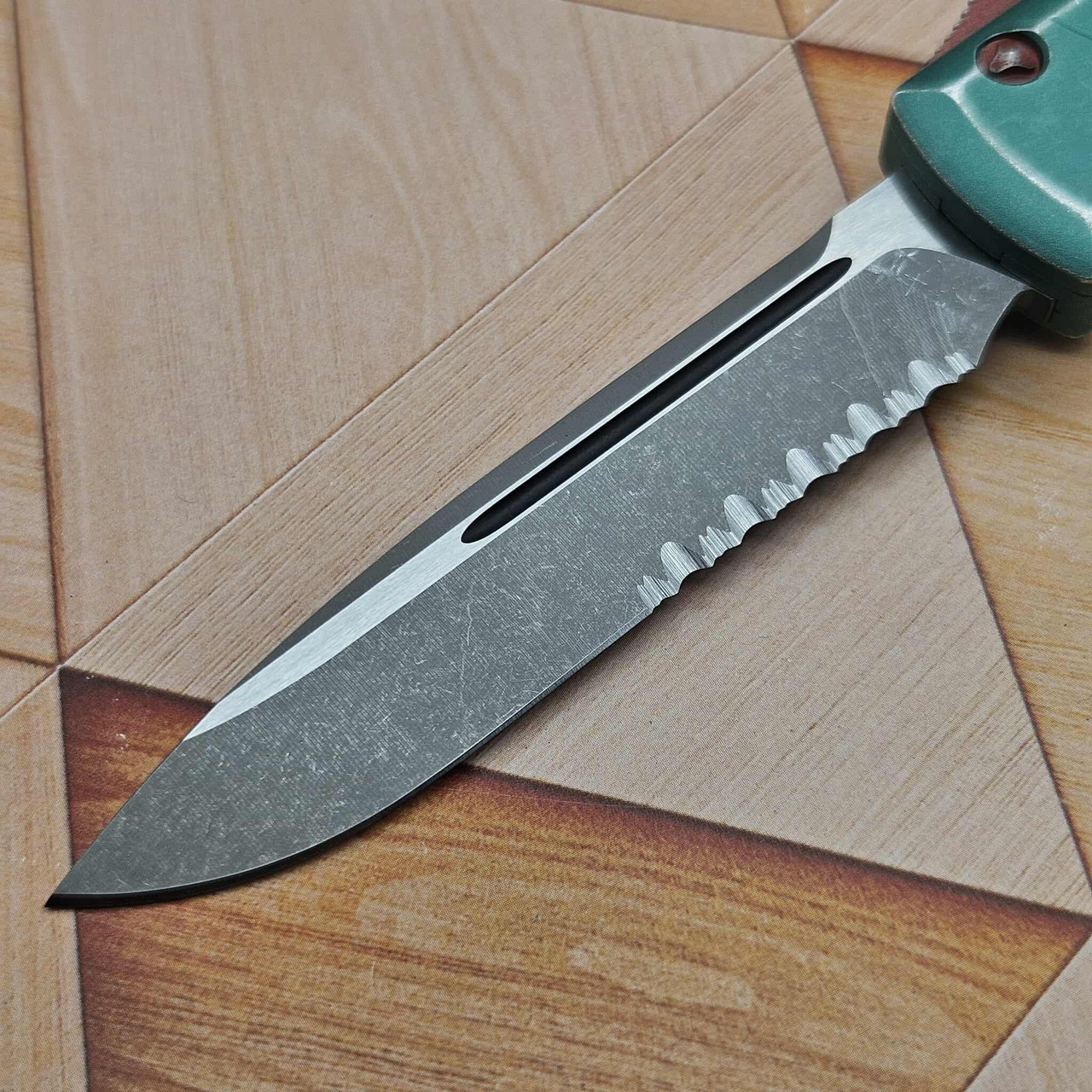 Microtech Ultratech S/E Apocalyptic Partial Serrated Bounty Hunter Star ...