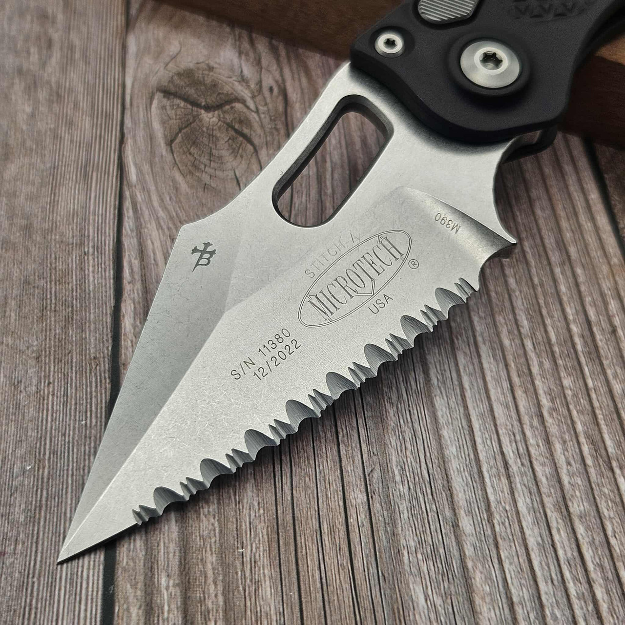 Microtech Stitch Auto S/E 169-12 Stonewash Full Serrated S/N 11380 ...