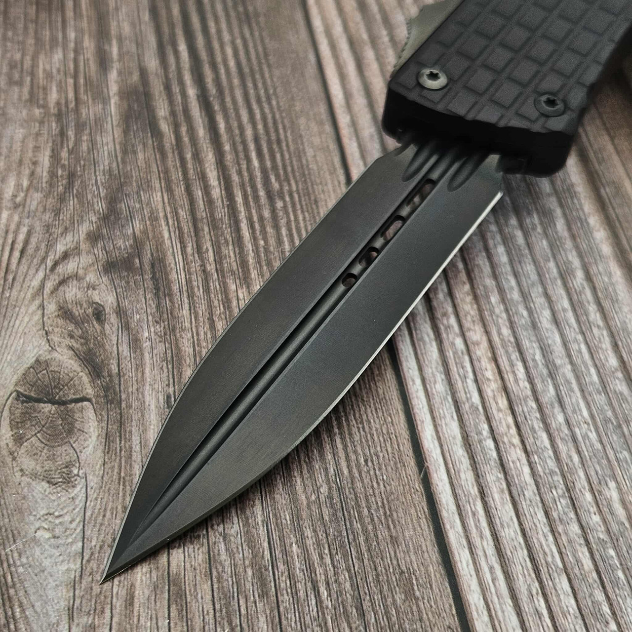 Microtech Combat Troodon D/E DLC Shadow Delta Frag 142-1CT-DSH - Preowned