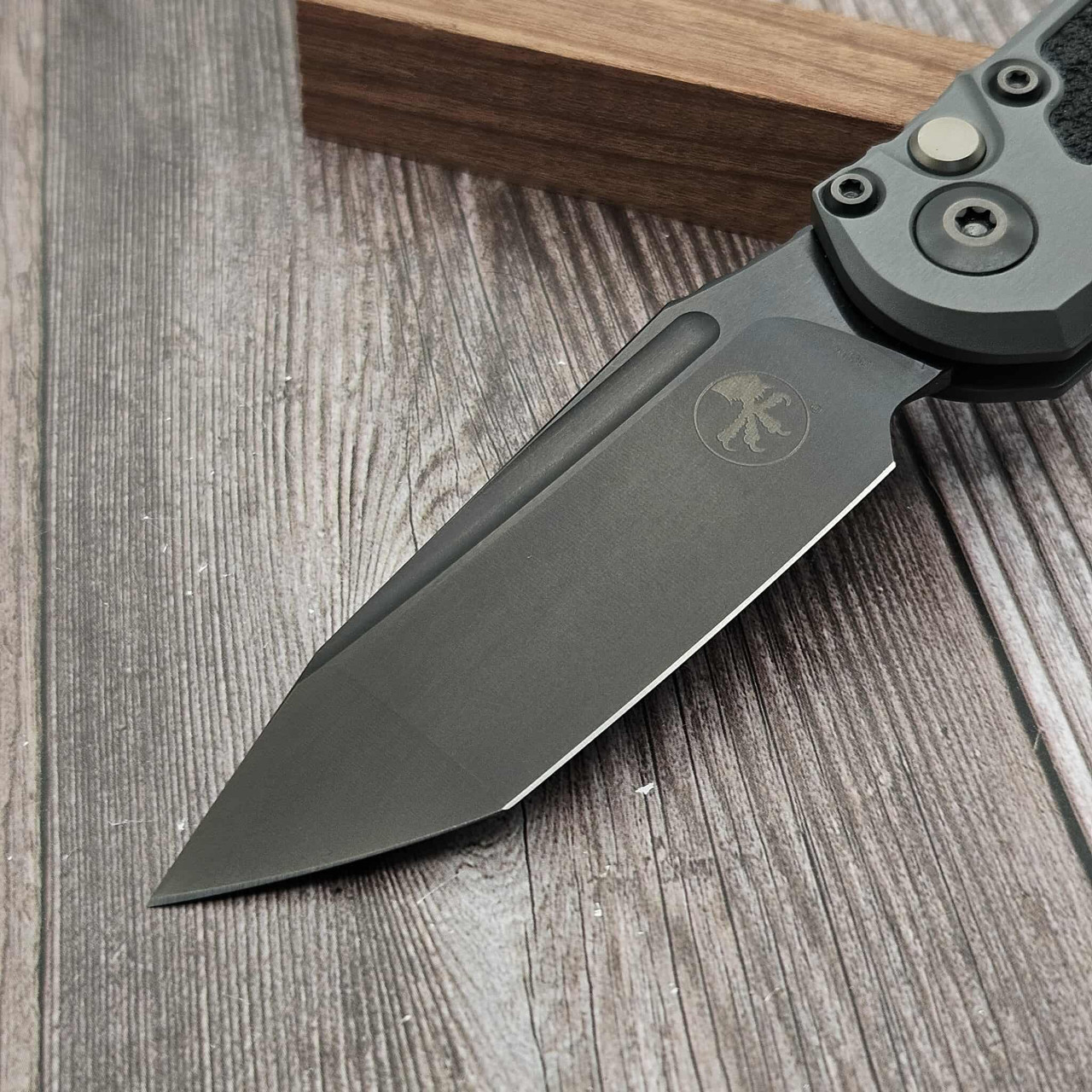 Microtech LUDT Auto T/E Natural Clear DLC 1136-1DLCTNCS - Preowned