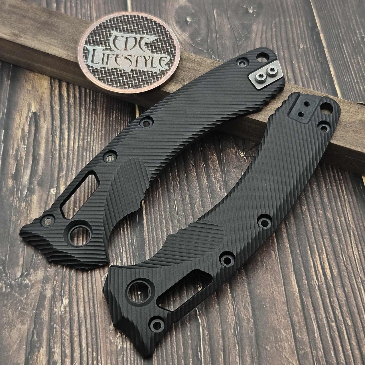 Microtech Amphibian Ram-Lok S/E w/Lex Custom Titanium Scales 137RL ...