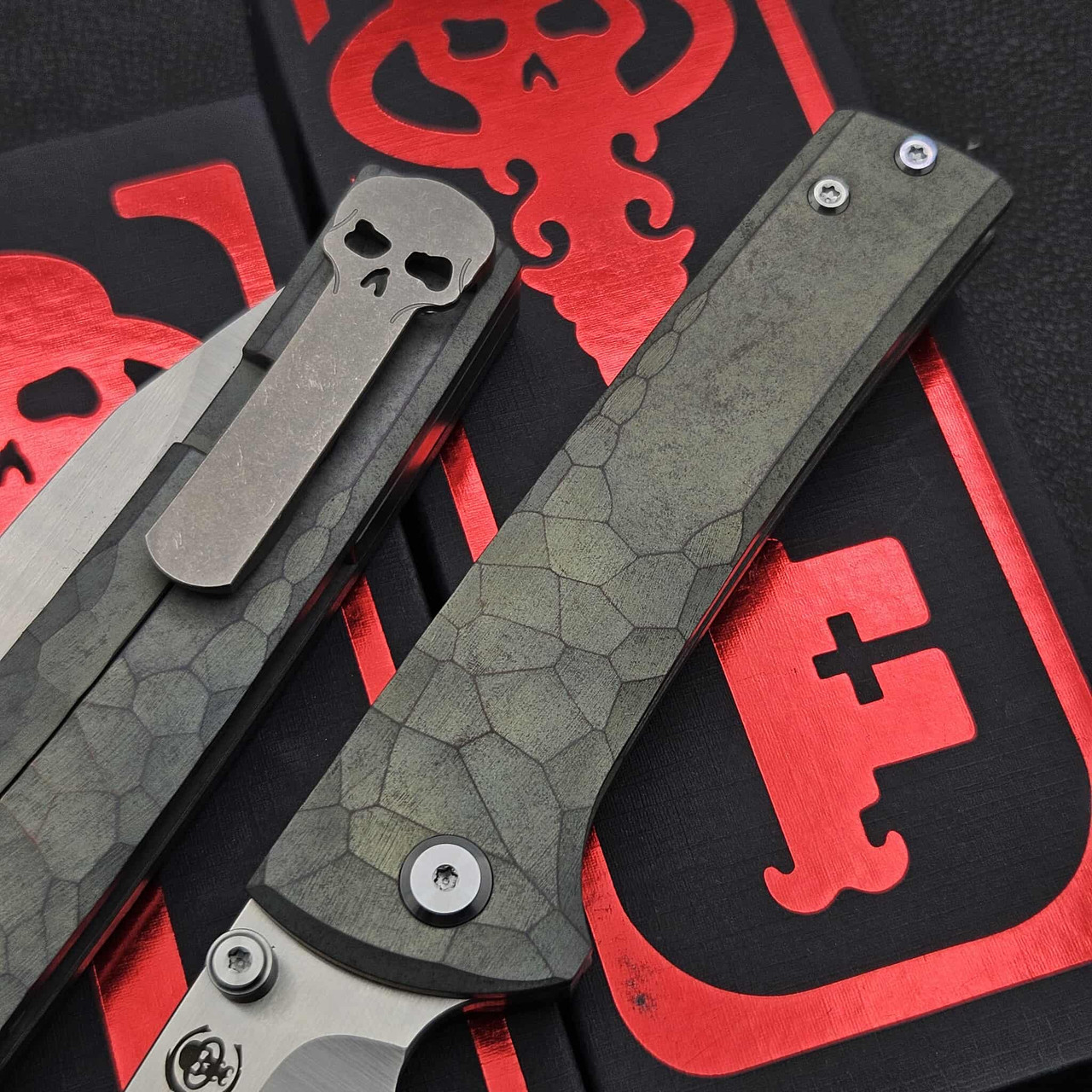 Chaves Knives Scapegoat Street Green Half Rock Titanium Belt Satin M390