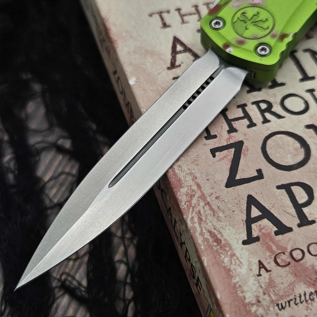 Microtech Hera II Mini D/E Zombie 2.95" Stonewash 1702M-10Z