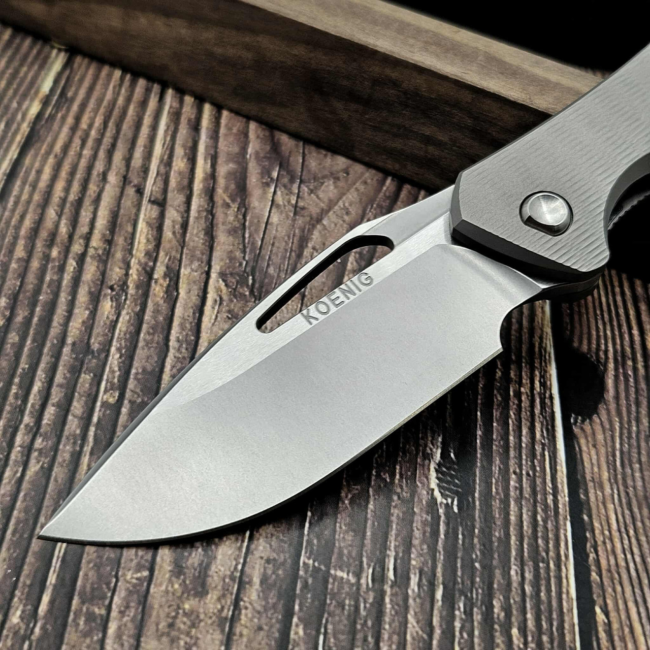 Koenig Mini Arius Non Flipper Plexa Pattern Titanium - Burnished M390 ...