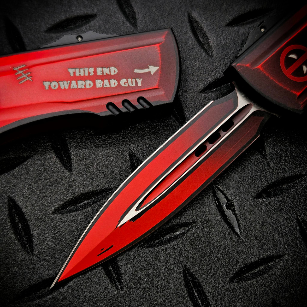 Microtech Knives Surefire Luminary D/E ZBP 1270-1DPS Deadpool Signature ...