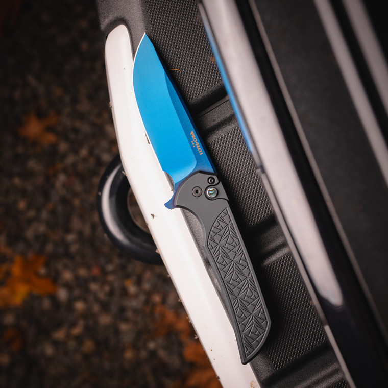 Pro-Tech Mordax Button Lock Nexus, 3.5" Sapphire Blue