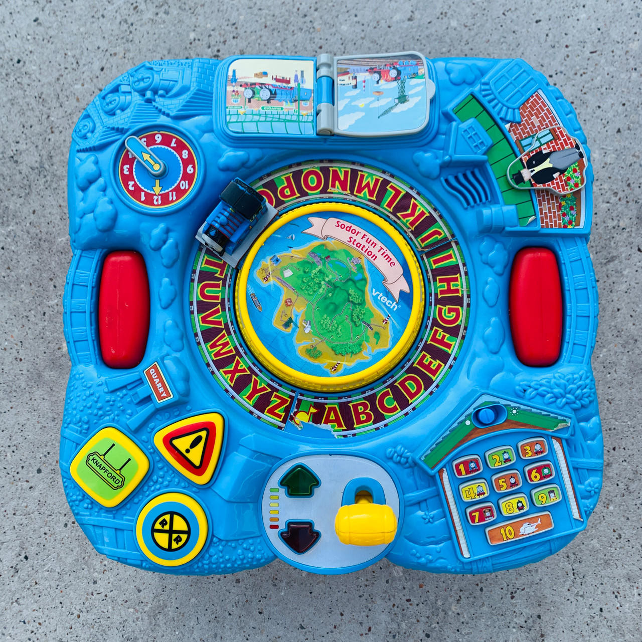 VTech, Thomas and Friends Activity Table - Thread