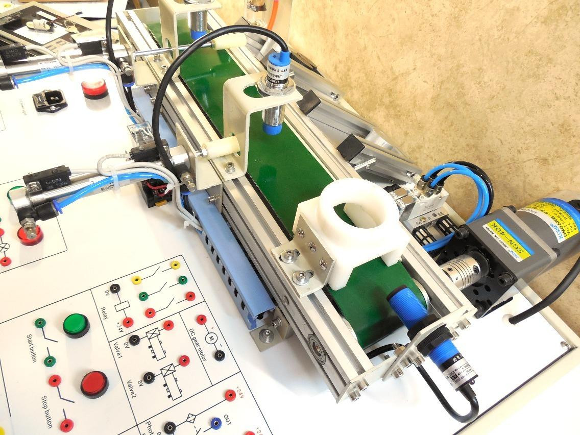 Miniature Machine - Ultimate PLC Trainer - Conveyor Part Detection ...