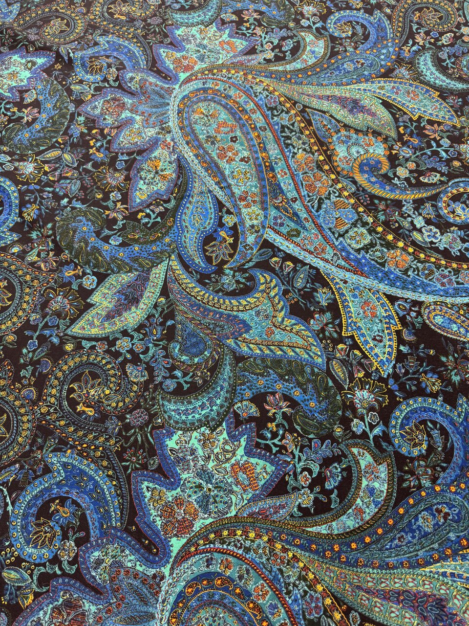 Bretti Wool Fabric: Premium Wool Blend in 4 Elegant Colors