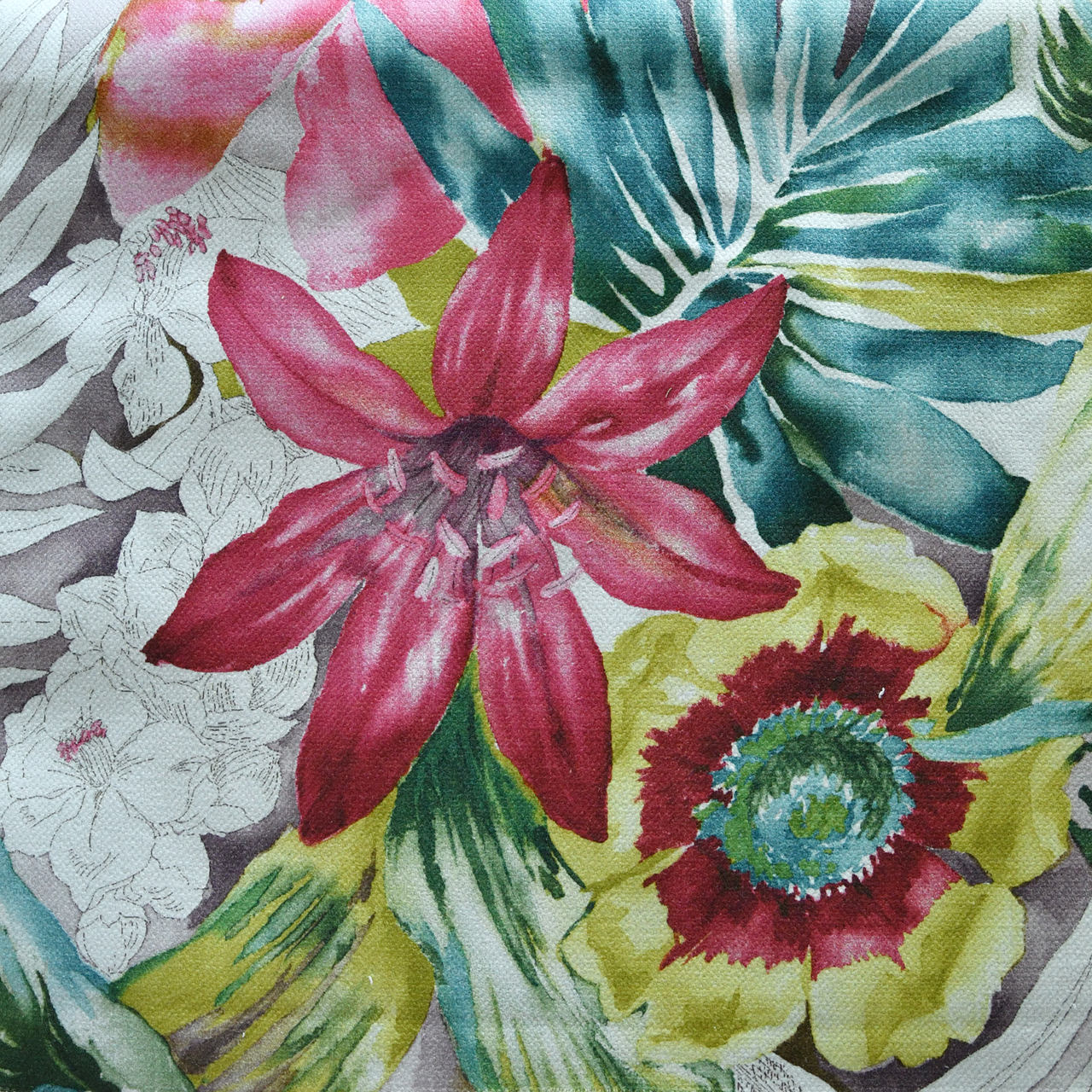 Fencik Floral Fabric – Elegant Bloom Design in 2 Colors