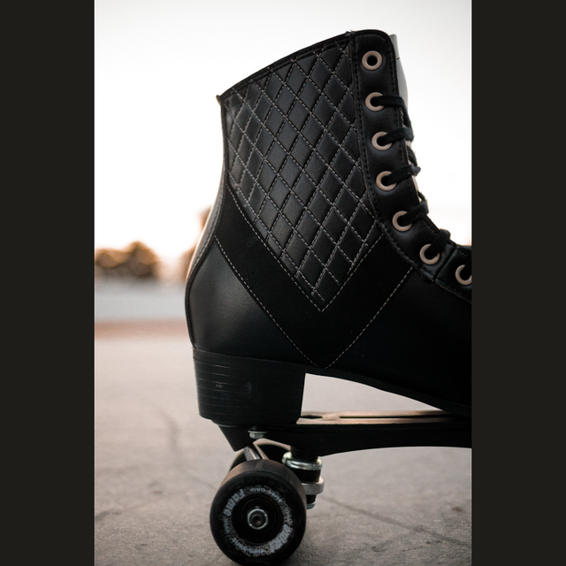 VNLA V-Line Roller Skate Boots - Black