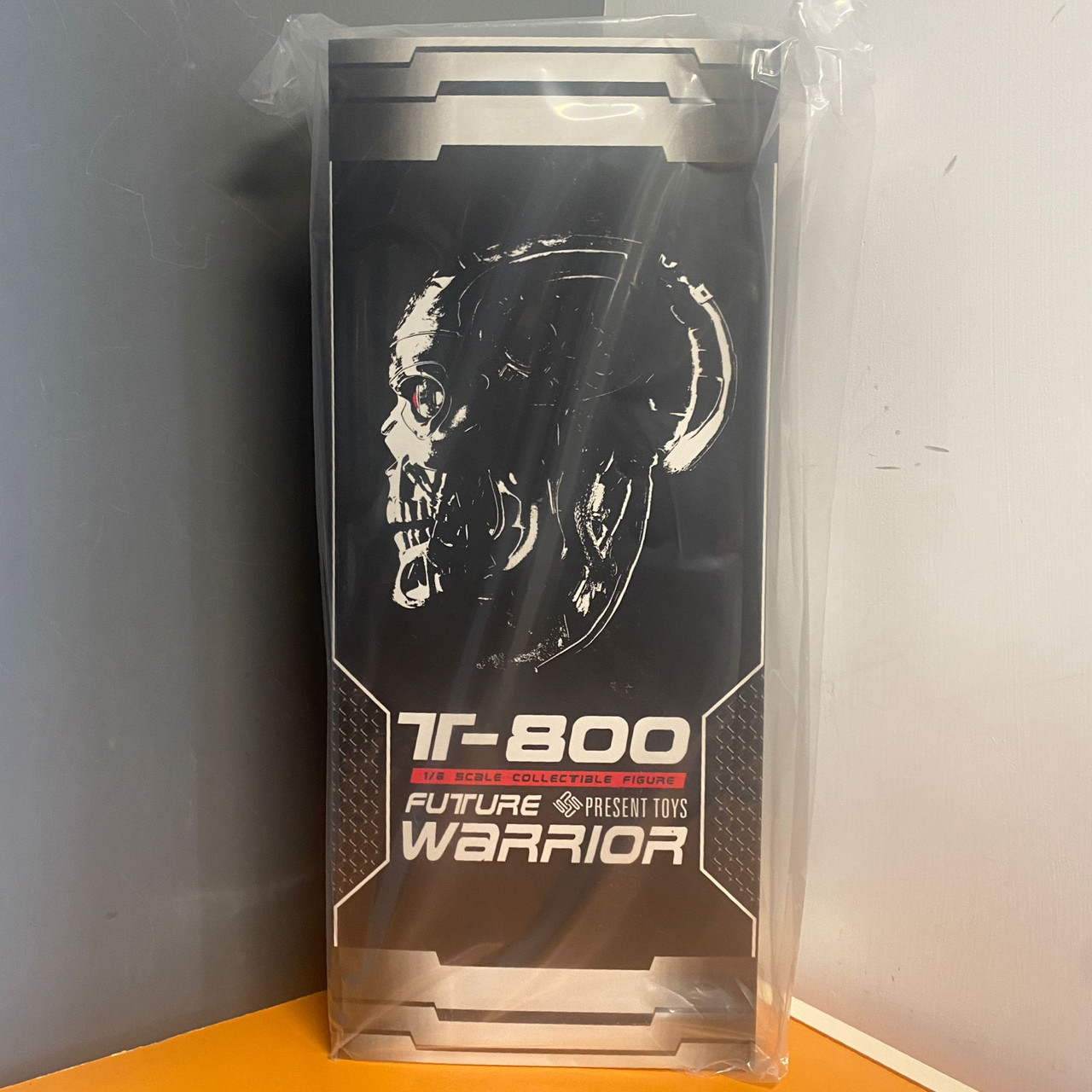 Present Toys SP39 Future Warrior T800 1/6 Scale Action Figure