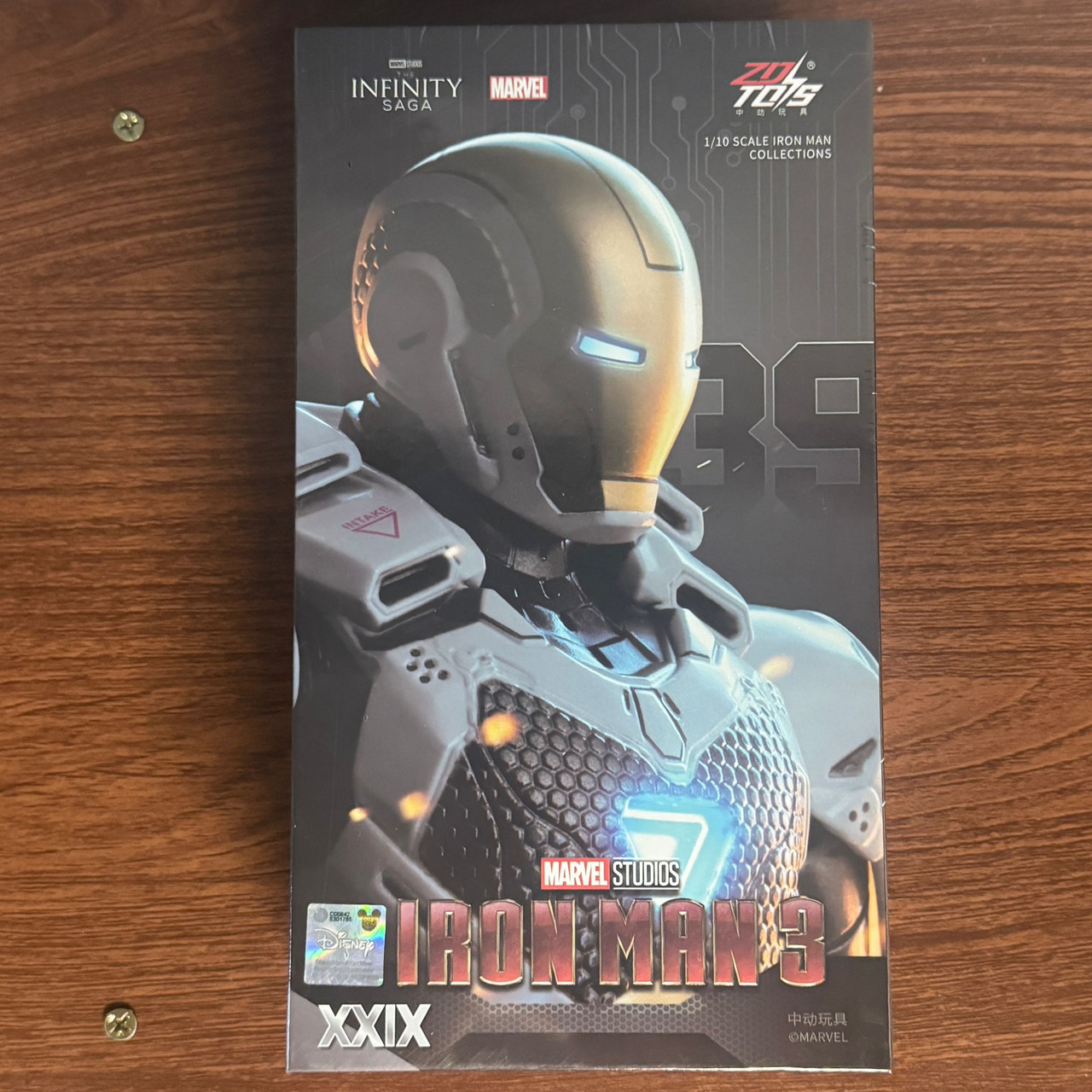 ZD Toys Starboost Iron Man 3 MK39 1906-39 1/10 Figure