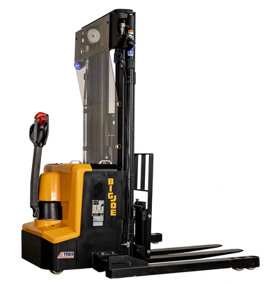 Big Joe Straddle Stacker WS25-126