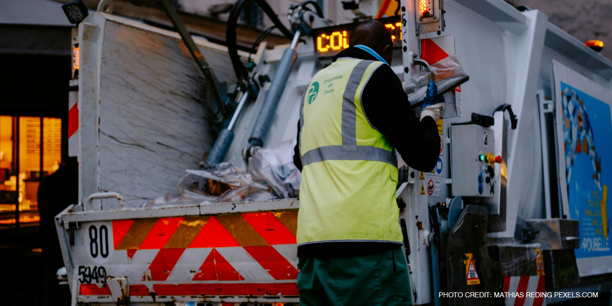 Why Hi-Vis Clothing is a Must-Have for Trash Collection Companies - Y ...