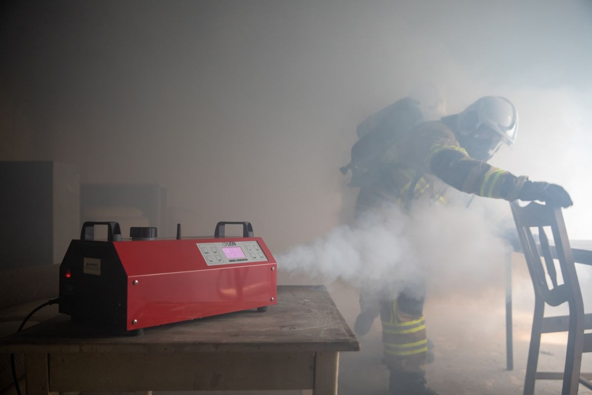 LION SG4000 Smoke Generator, V2