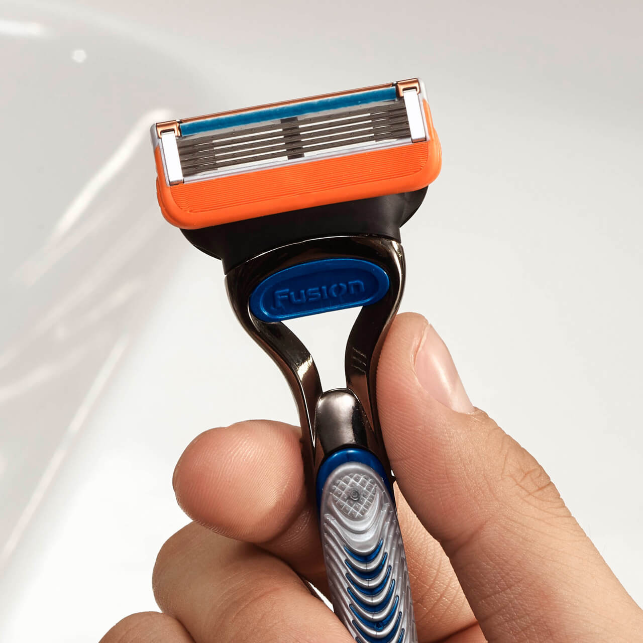 Fusion5 (12 Count + Handle) - Gillette