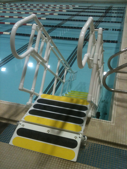 Aquatrek2 ADA 5-Tread Step System - EB Aquatics Supply