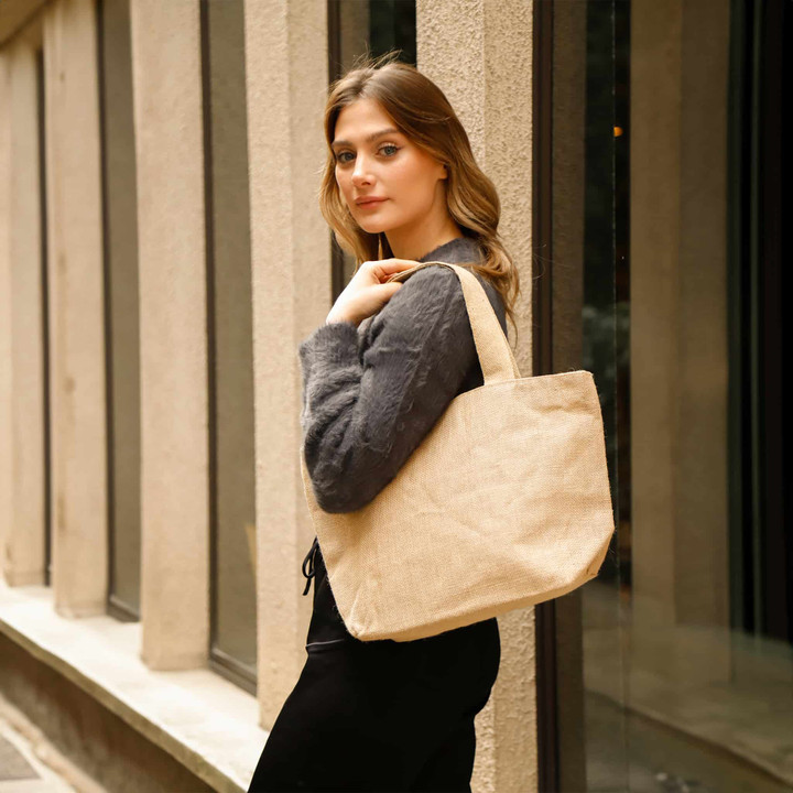Best Custom Bags for Trade Shows: Maximize Your Brand Exposure - BagzDepot