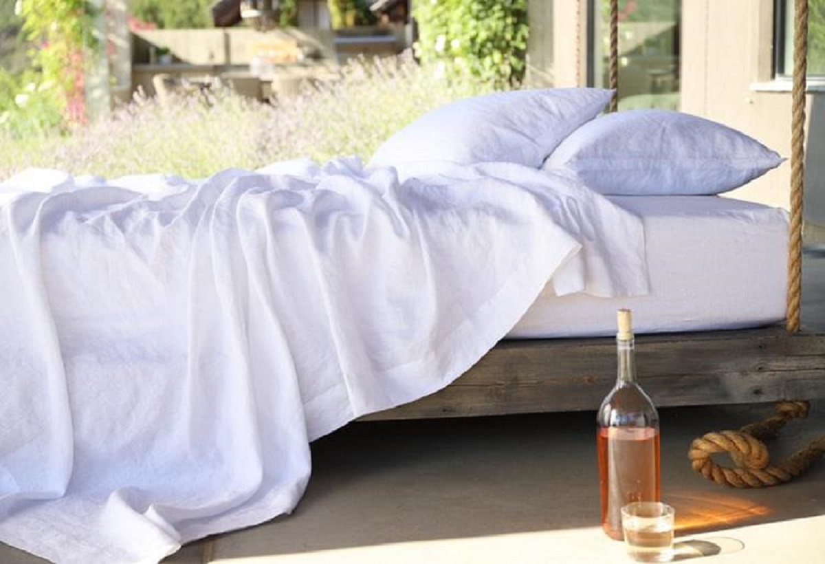 The Ultimate Guide to Bed Pillows - Rustica House