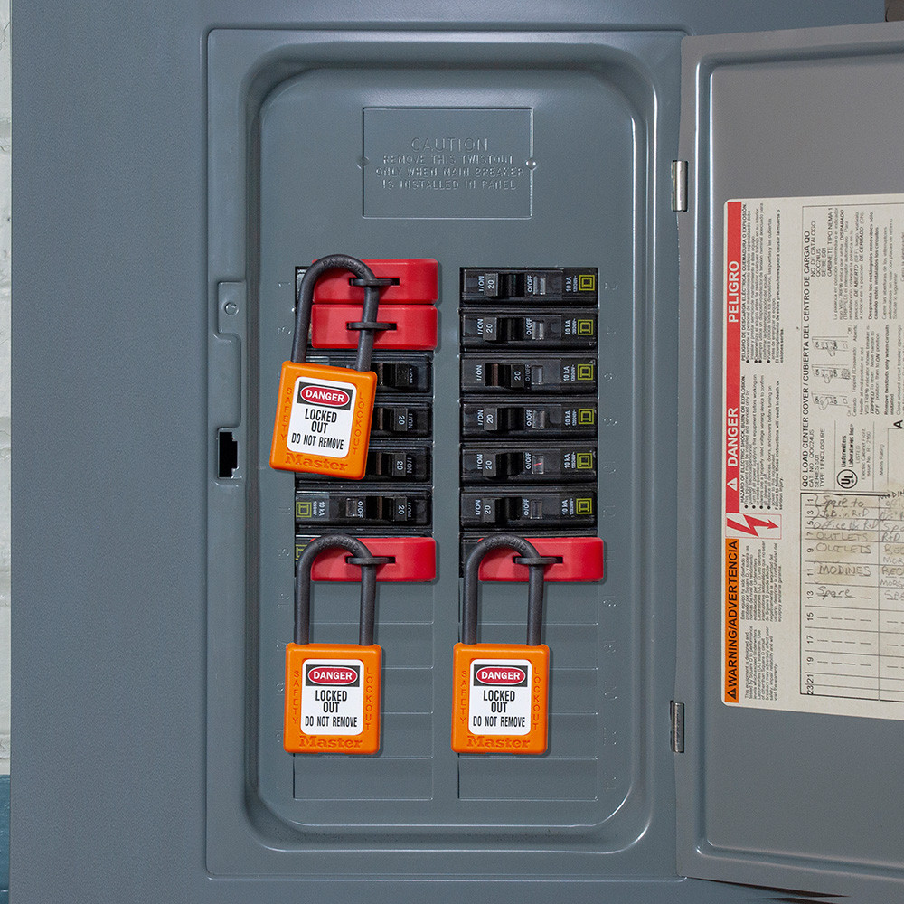 Master Lock S3821 Grip Tight Plus Circuit Breaker Lockout Device ...
