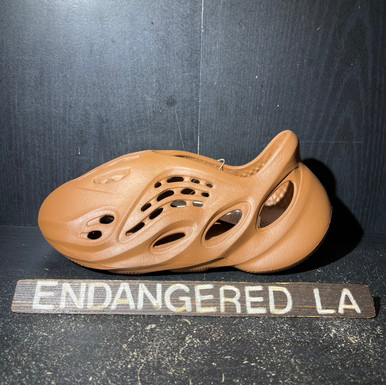 Yeezy Foam RNNR Clay Red