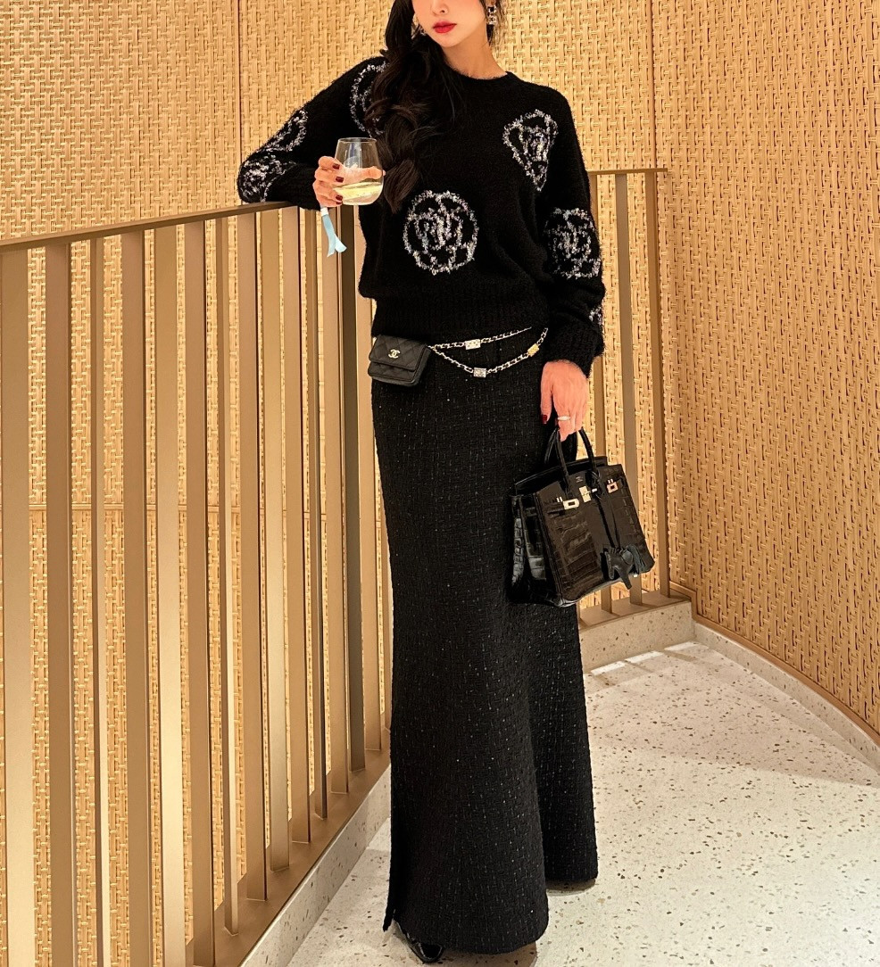 CHANEL 23K Runway Camélia Sweater 38 *New - Timeless Luxuries