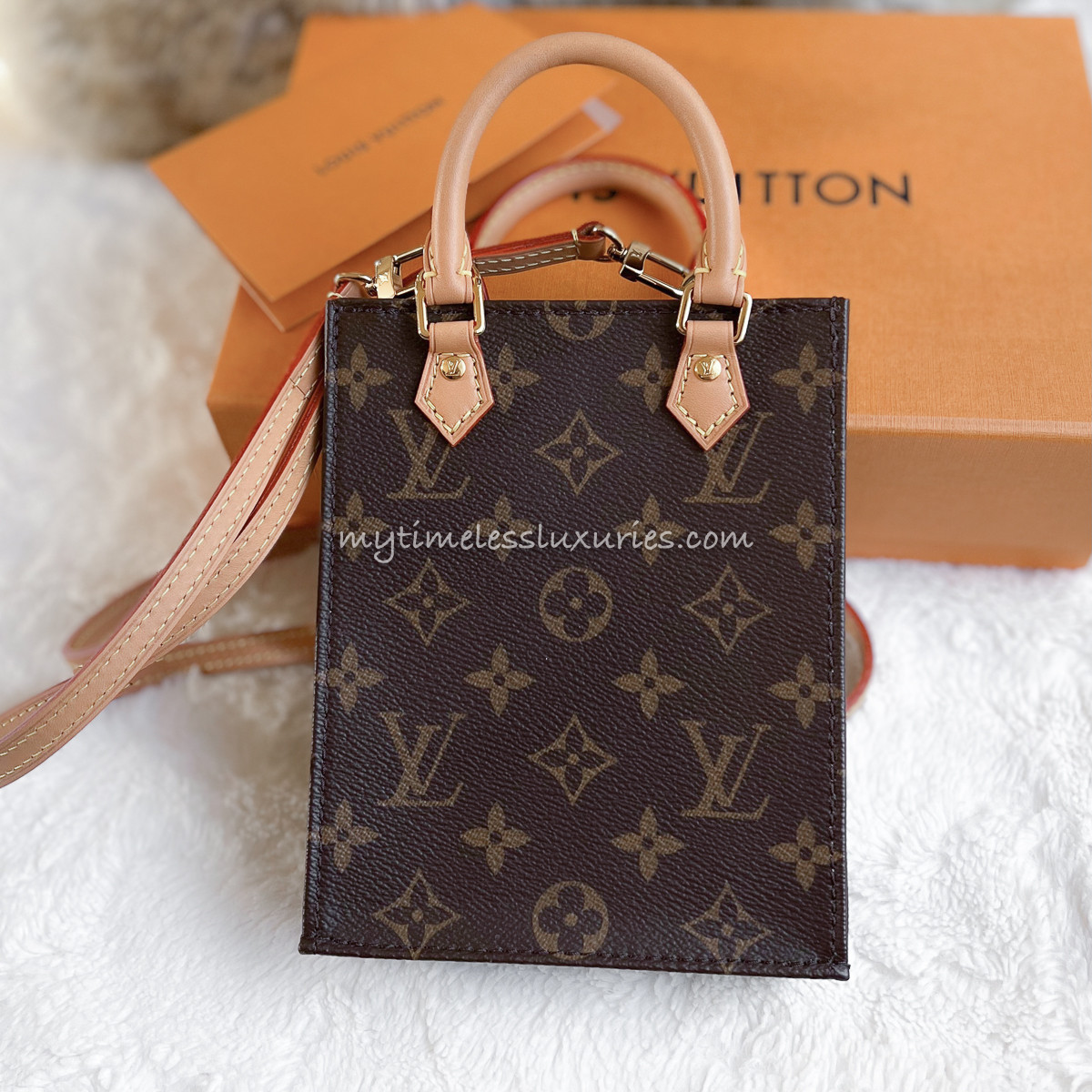 LOUIS VUITTON Petit Sac Plat Monogram - Timeless Luxuries